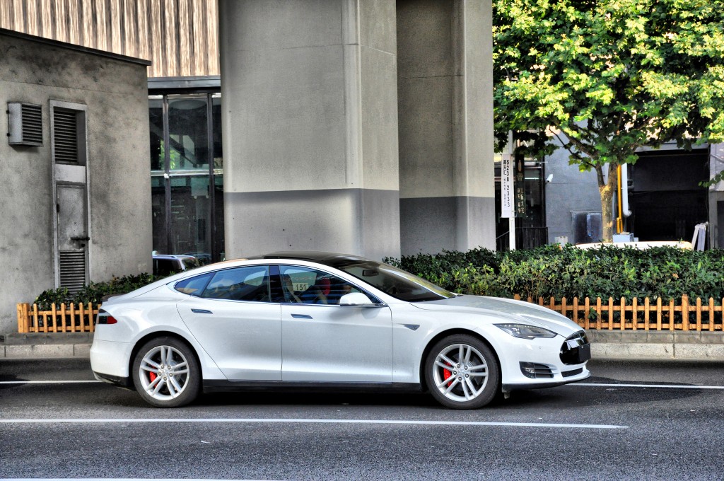 Is the Tesla Model 3 the New Alternative Car for 2017?